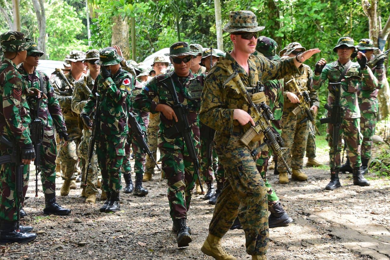 Latihan Patroli Korps Marinir TNI AL Dengan US Marforpac Pada Latma ...